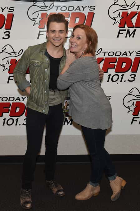 Gallery 2017 KFDI Listener Appreciation Show Meet & Greet – 101.3 KFDI