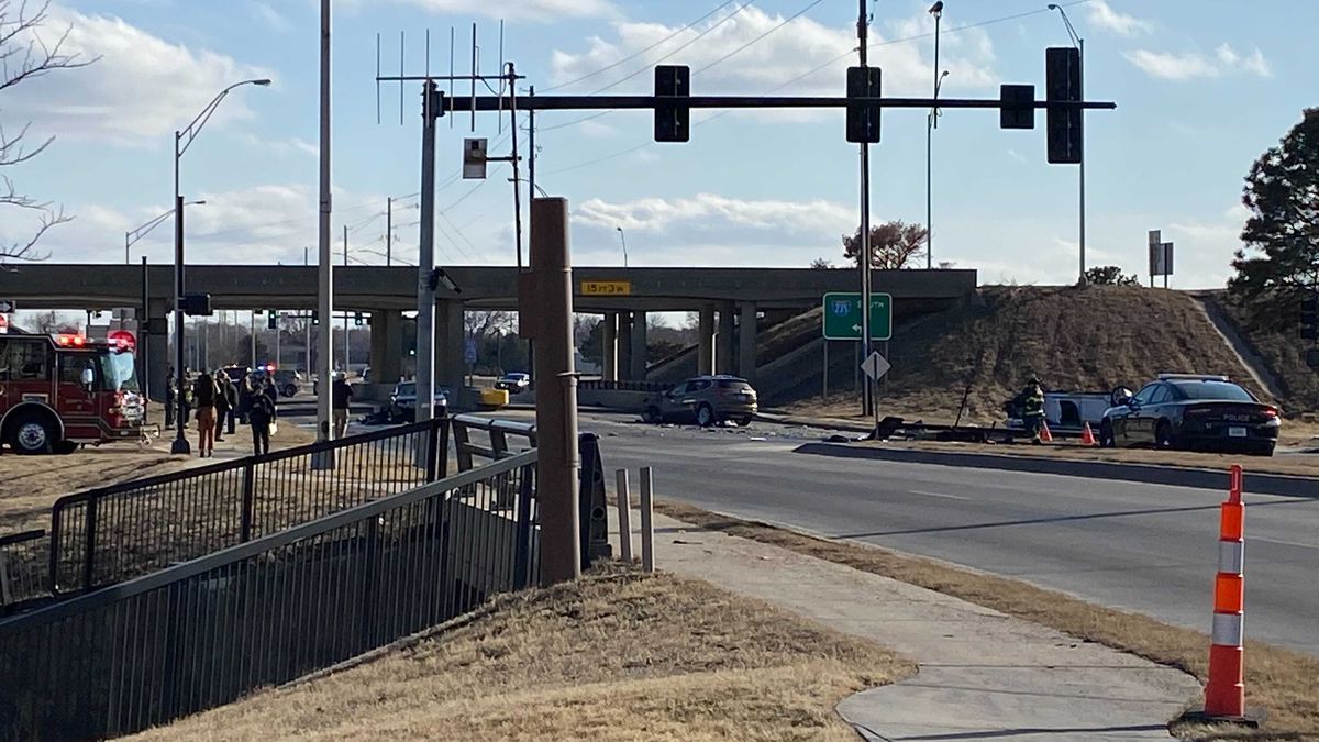 Police identify three killed in south Wichita crash | Country 101.3 KFDI Police identify three killed in south Wichita crash | Country 101.3 KFDI
