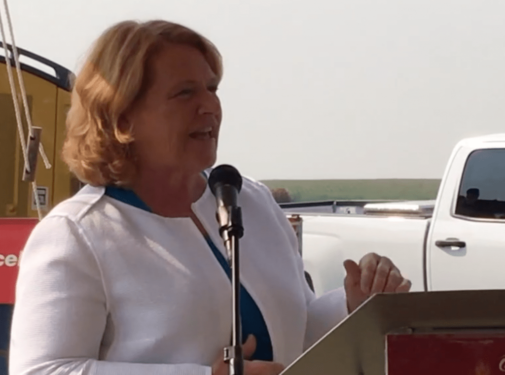 Heitkamp Visits Foxtail Wind Farm | News Dakota