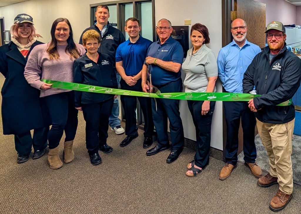 Prudential Advisors Celebrates Expansion With Ribbon Cutting | News Dakota