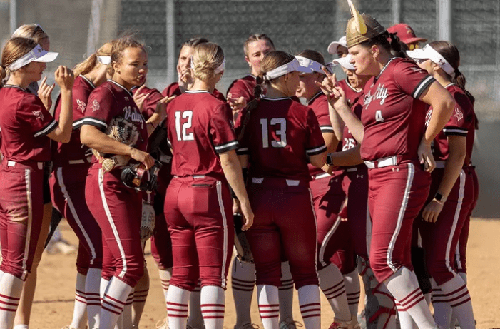 VCSU Softball Splits with Carroll College | News Dakota