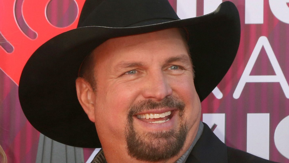 Garth Brooks surprises Mitch Rossell at his Grand Ole Opry debut | The ...