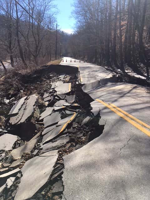 kytc-d12_pike-co_pavement-collapse-fedscreek_2-17-18 | Q95FM