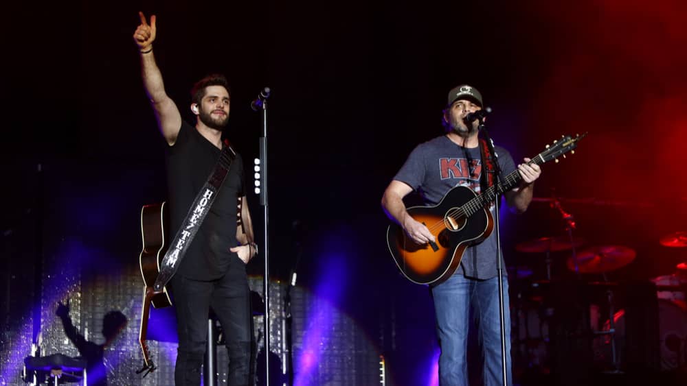 Thomas Rhett and his dad Rhett Akins release "Things Dads Do" in time ...
