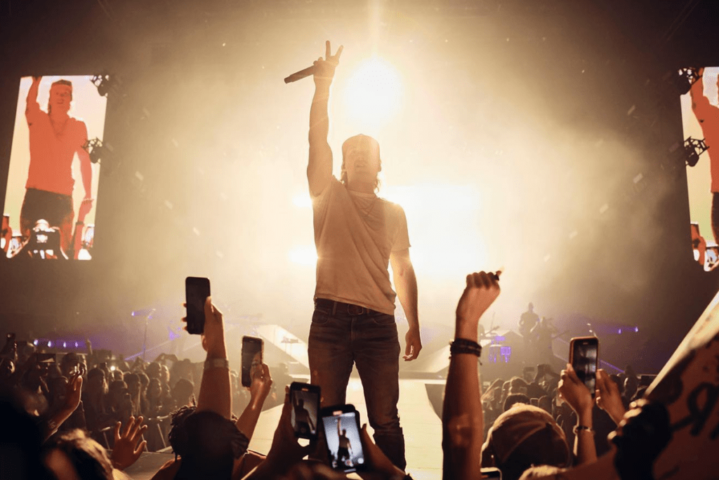 Finalists Revealed For CMT Music Awards Video Of The Year [VIDEOS ...