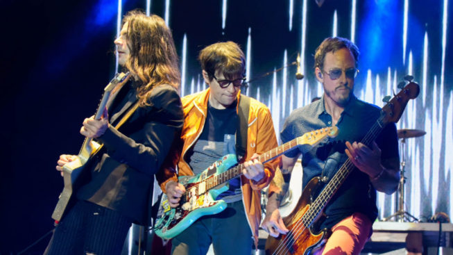 Weezer touring on 'Indie Rock Roadtrip' featuring Modest Mouse, Future ...