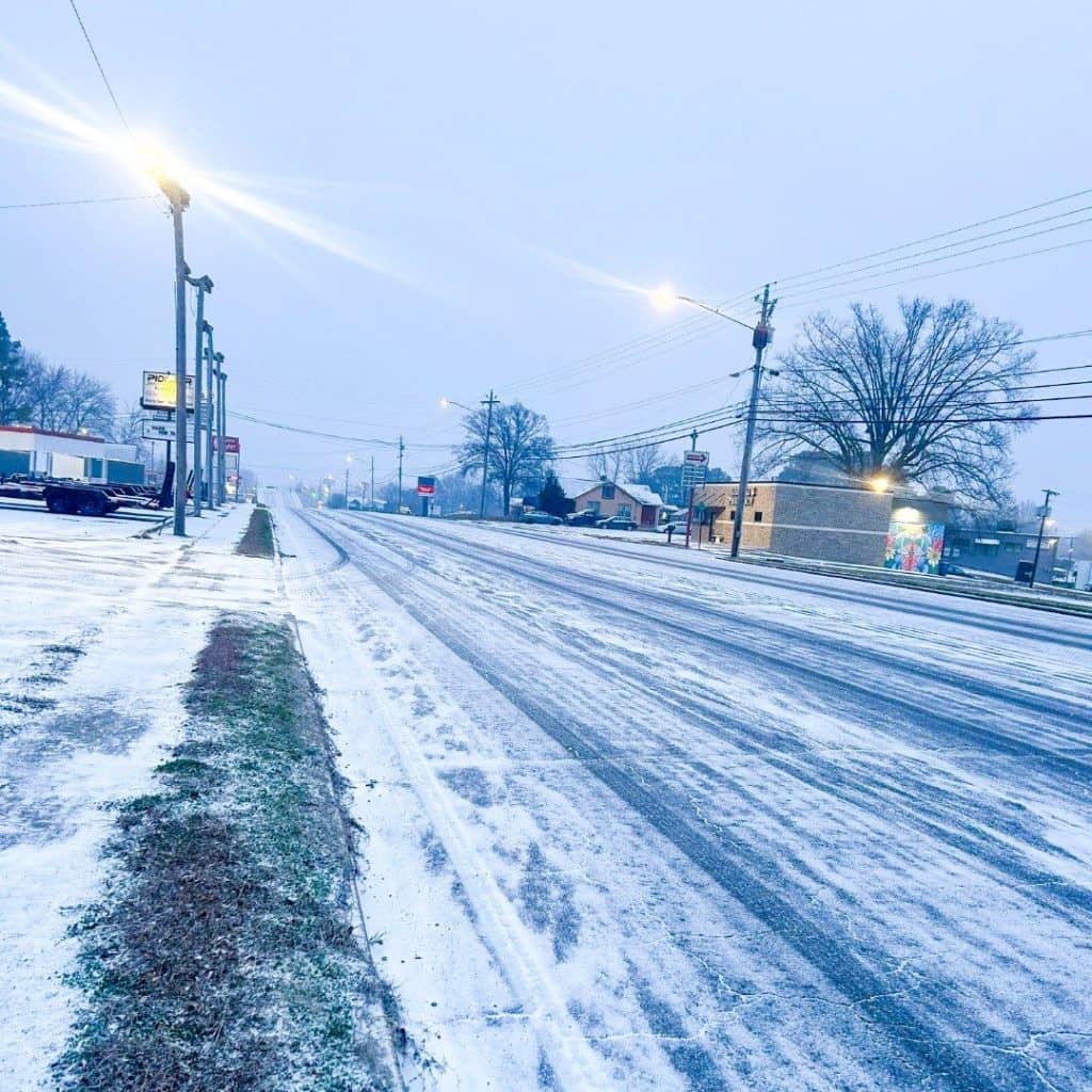 Paris Police Update Road Conditions | radio NWTN