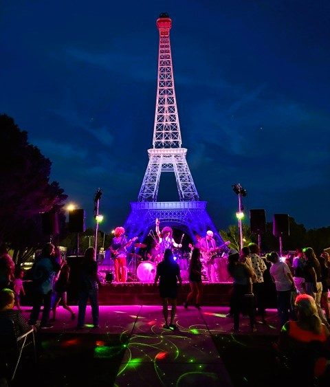 6,500 Attend Eiffel Tower Park Concerts Last Week | radio NWTN