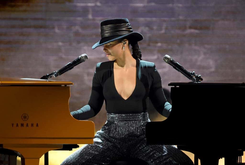 Alicia Keys Hit The Stage At The 61st Grammys Performing On Two Pianos And Killed It Video