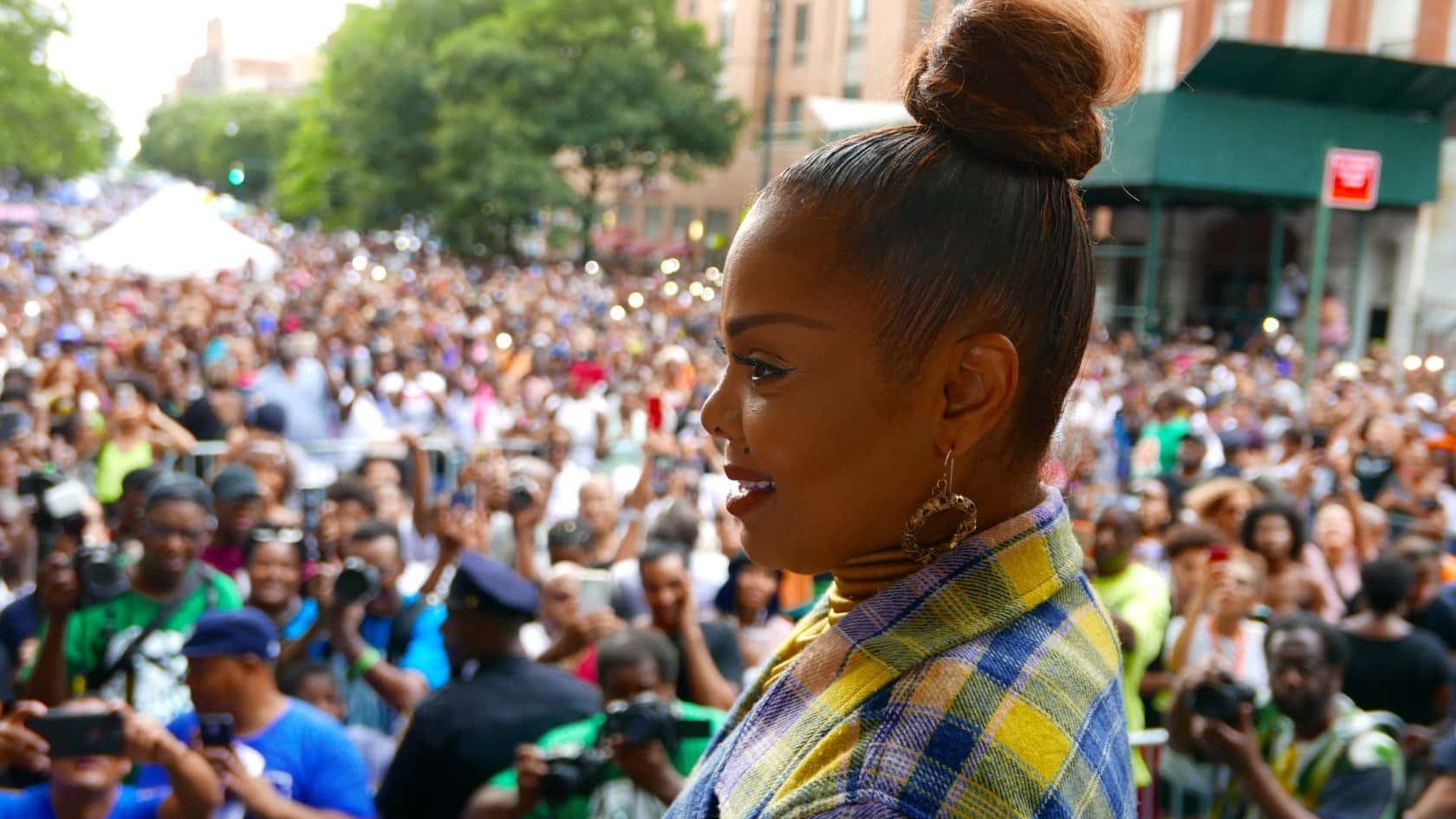 Janet Jackson and Daddy Yankee Take Over Harlem Week Festival in New ...