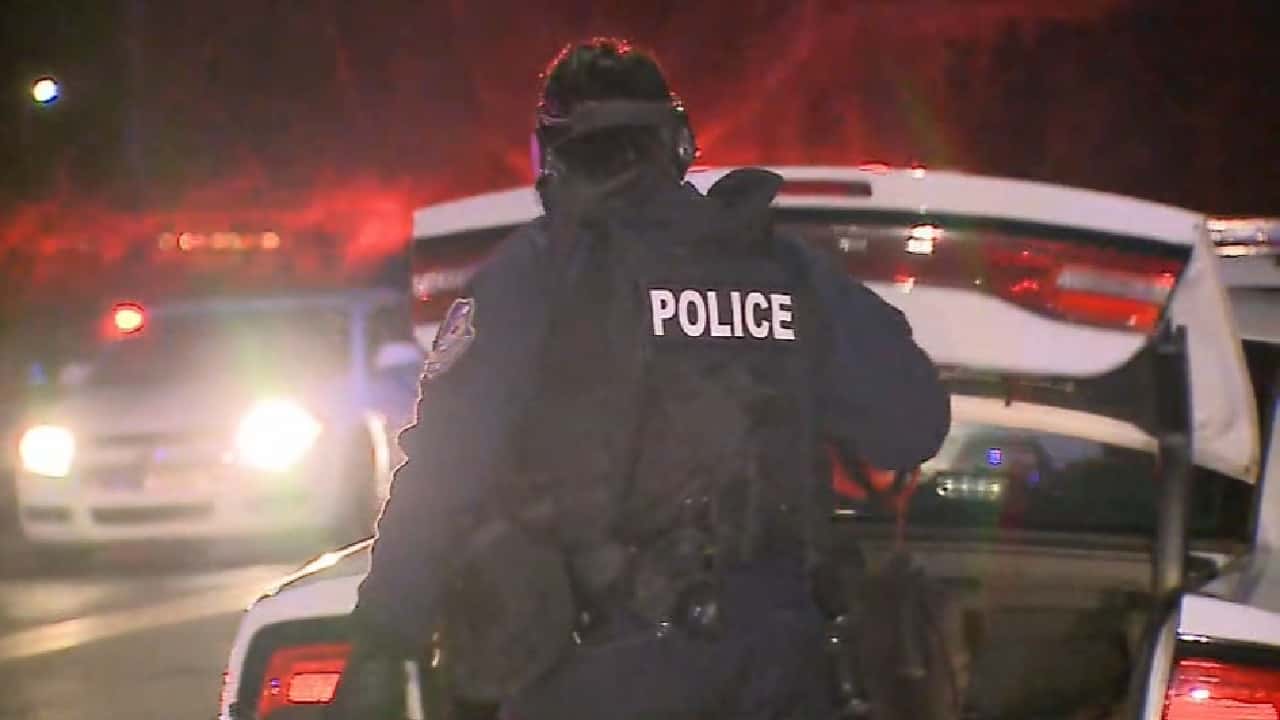 Shooting Suspect Surrenders To Police In Swat Stand Off 93 1fm Wibc