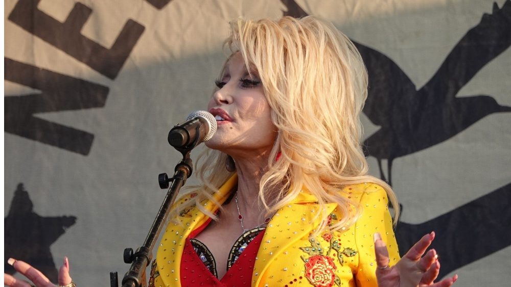 Country Music Hall Of Fame & Museum to feature Dolly Parton exhibition ...
