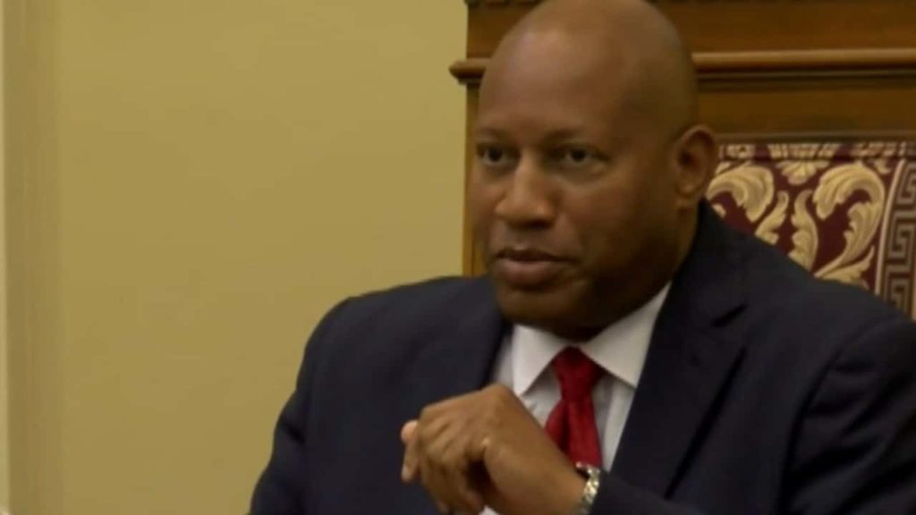 Alonzo Jones returned as Danville's mayor | 103.3 WAKG