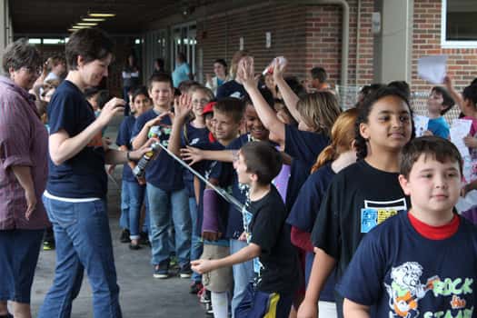 Brownwood Students Cheer on 3rd Grade STAAR Test-Takers | Brownwood News