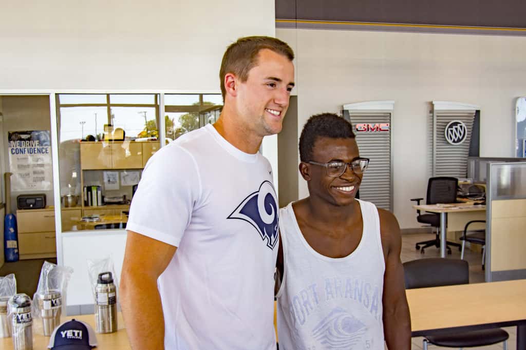 LA Rams' Cody Davis talks football with fans at Bruner event ...