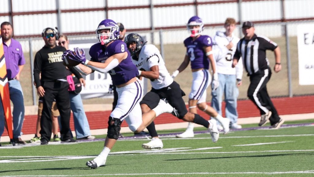 Early looks to put gut-wrenching loss in past, rebound against Eastland ...
