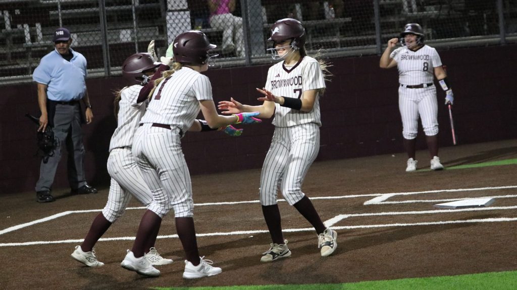 Quick start carries Lady Lions to fifth consecutive victory, 12-2 in ...