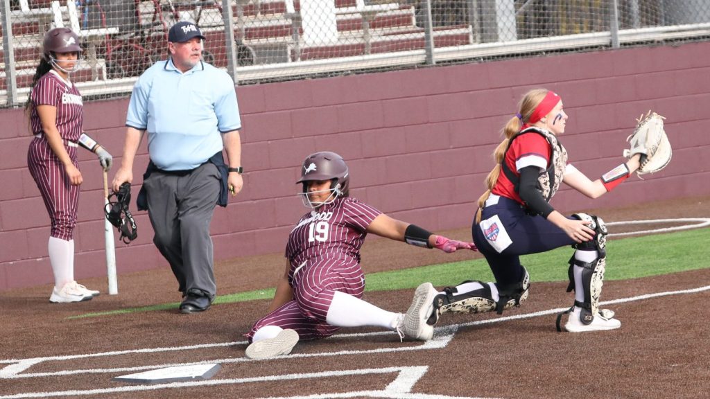 Lady Lions hammer Hico, 10-1, at Battle on the Bayou, as win streak ...