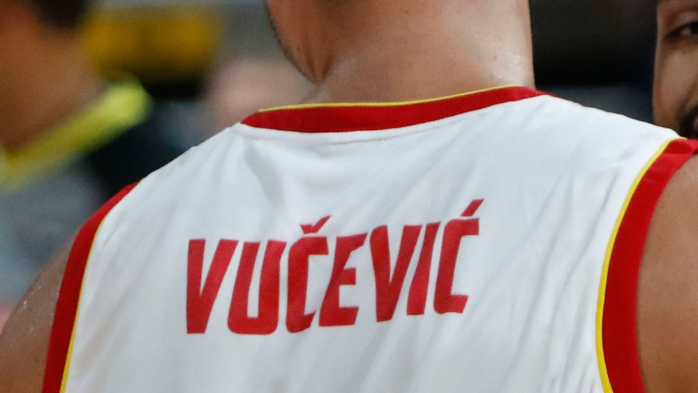 Center Nikola Vucevic signs three-year, $60 million extension with Bulls
