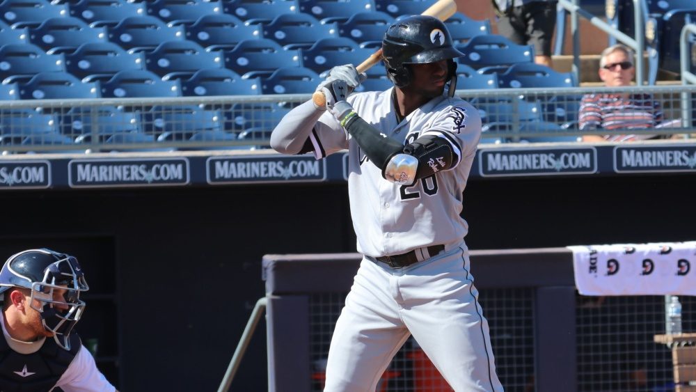 New York Mets acquire outfielder Luis Robert Jr. in trade with Chicago ...