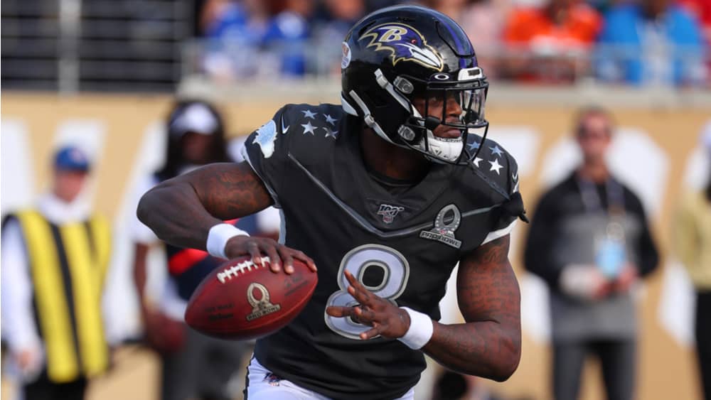 Baltimore Ravens QB Lamar Jackson taken out of game vs. Browns after suffering ankle injury ...