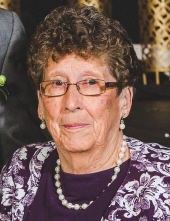 Renetta Estes | WCLU Radio