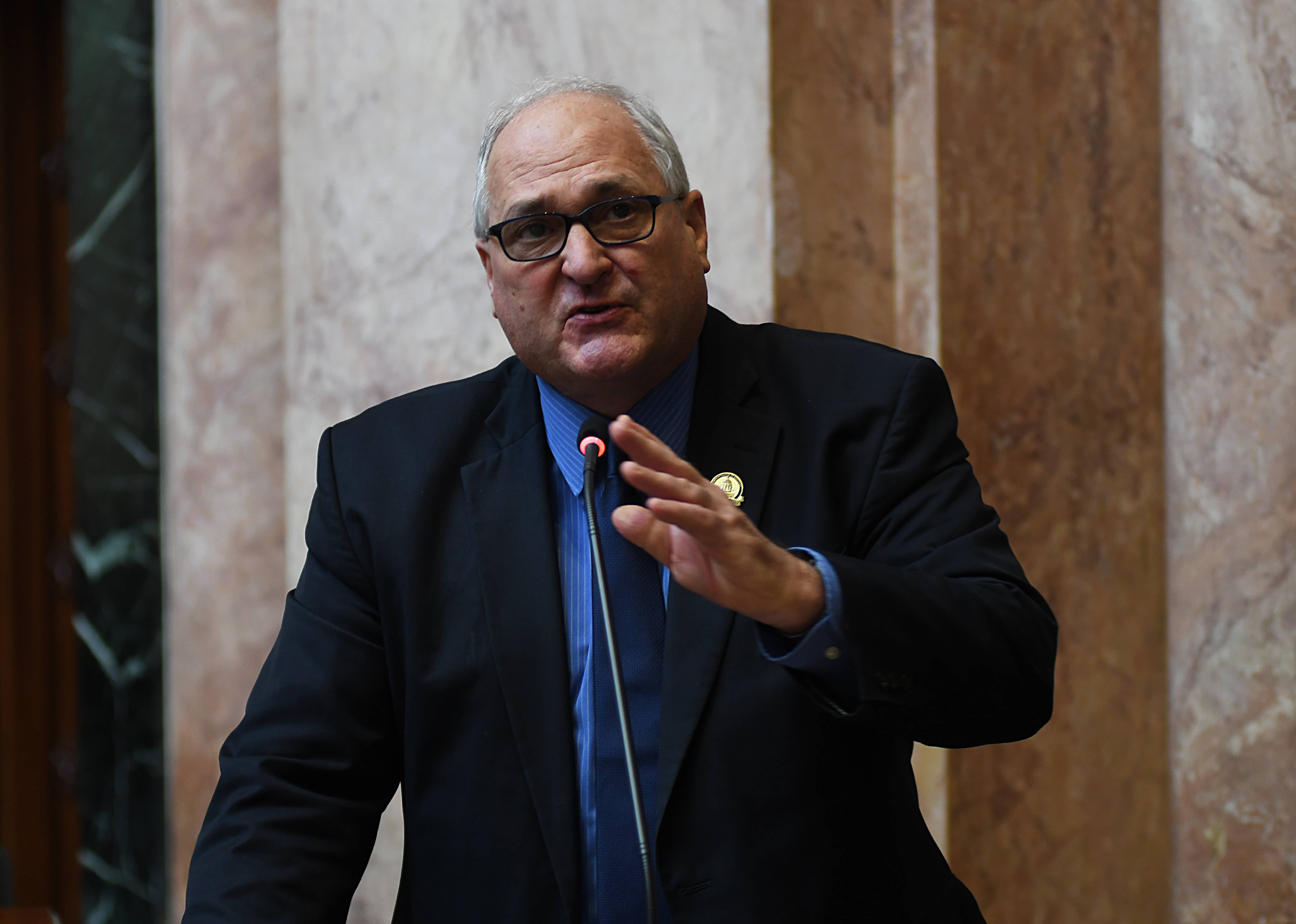 Kentucky House panel advances bill aimed at teacher shortage | WCLU Radio