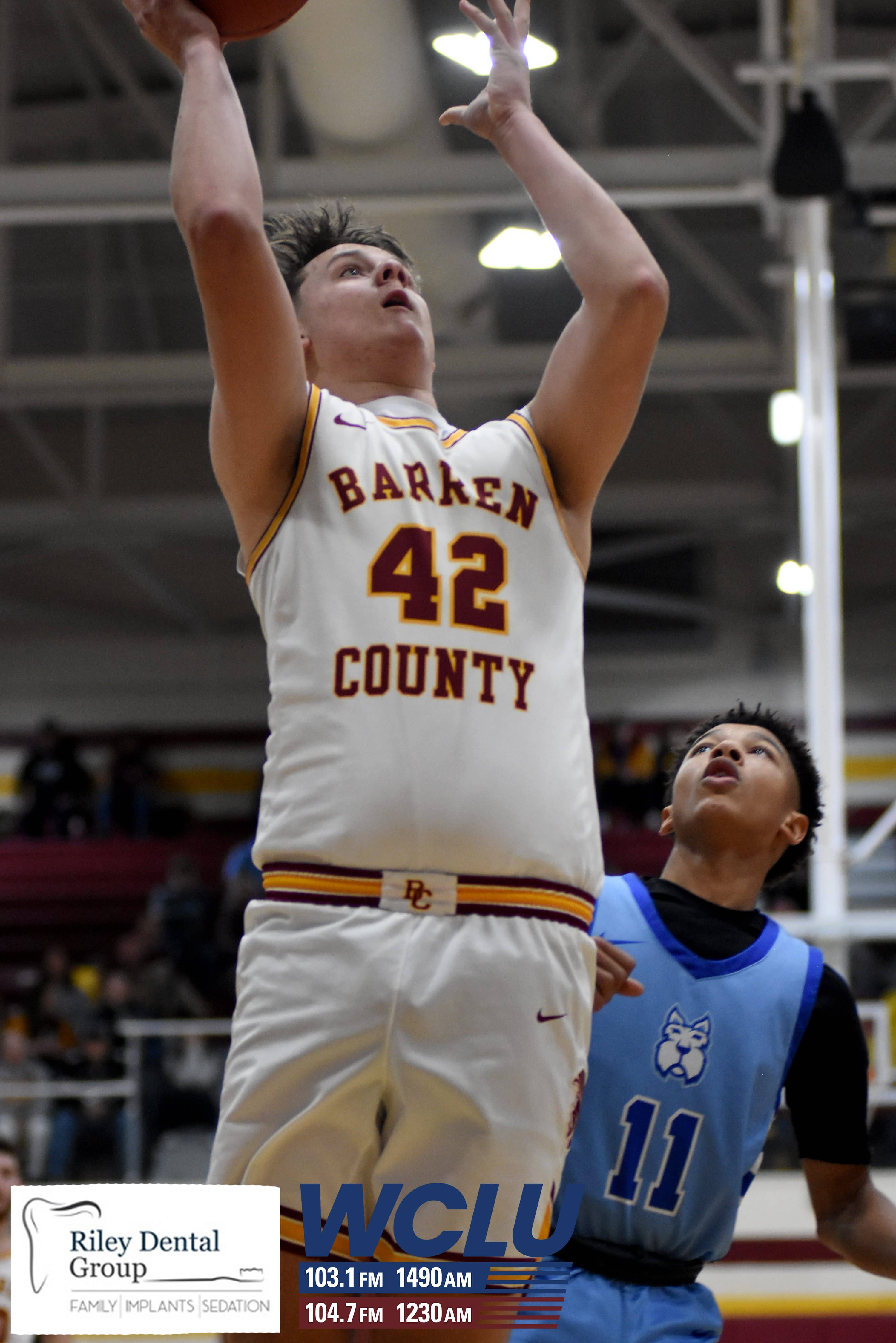 GALLERY: Trojans clip Scotties, 40-38 | Glasgow News 1