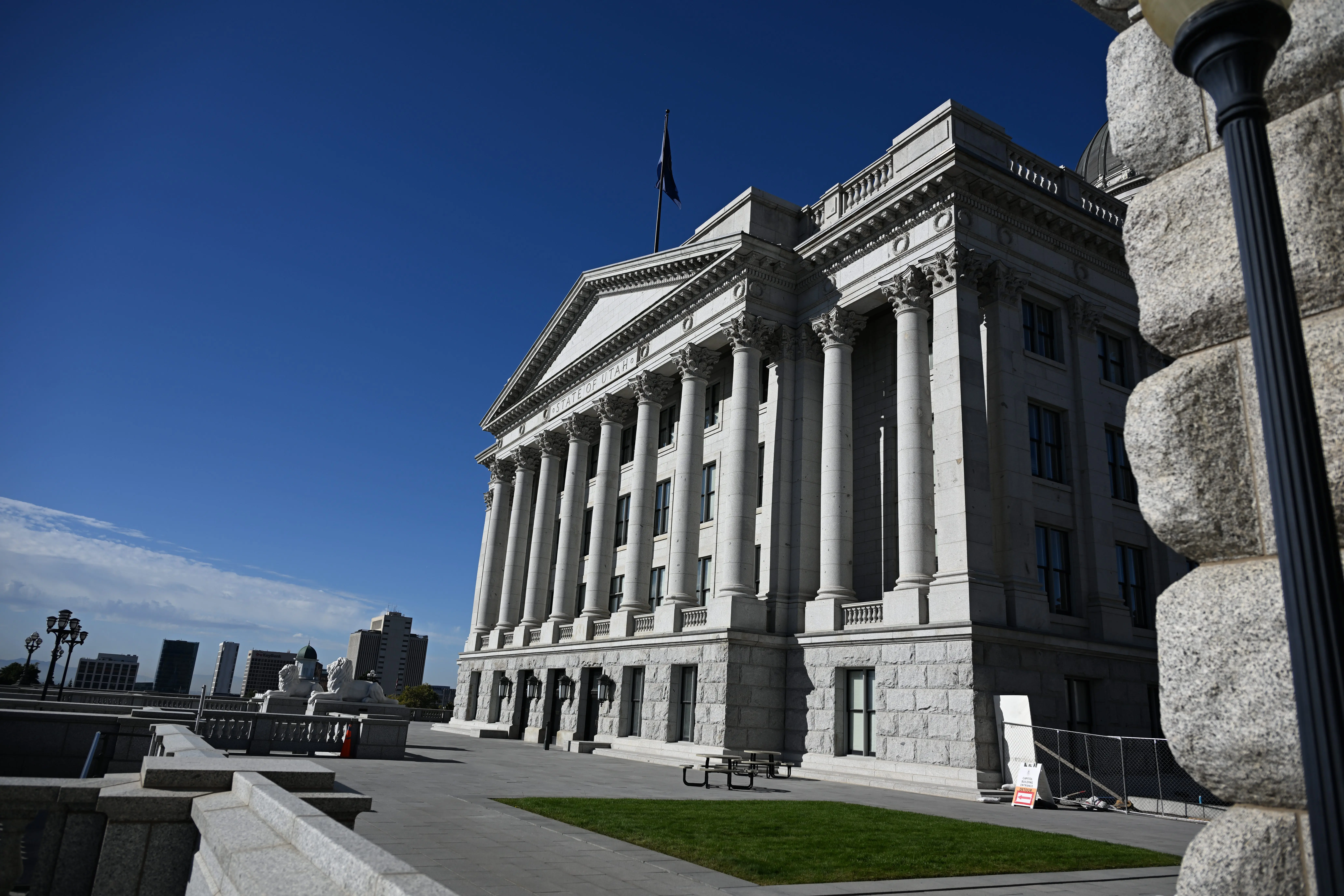 Judge throws out state legislature's map proposal, selects new map for ...