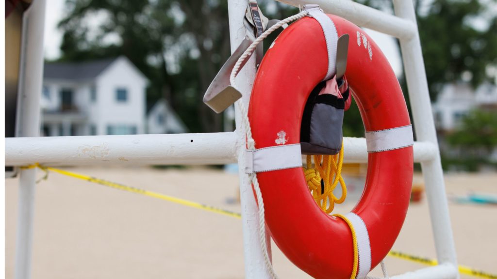 Lifeguards staying later in NYC | 77 WABC