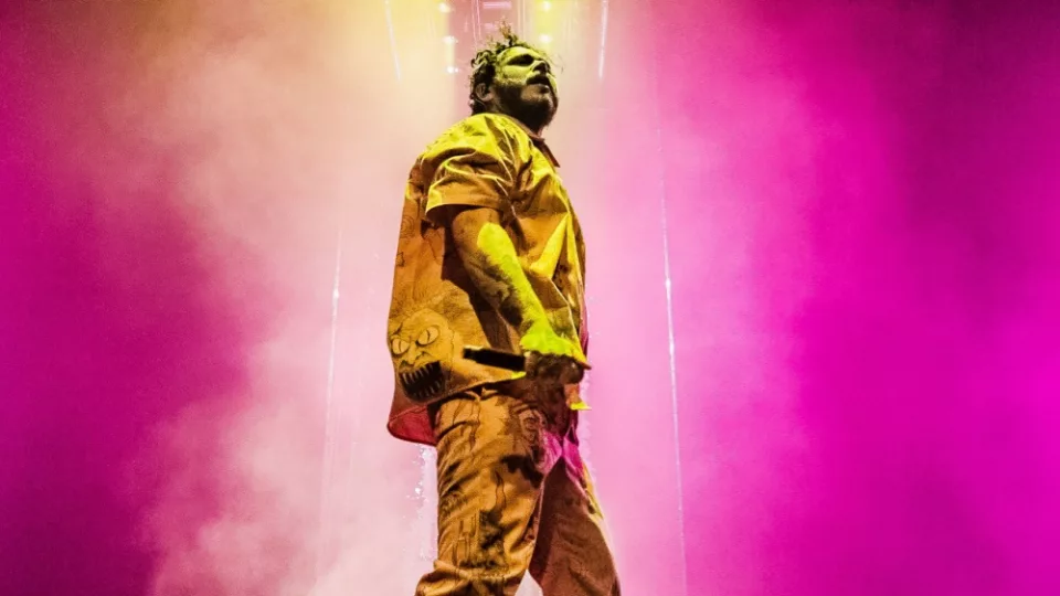 Post Malone teams up with Luke Combs in video for 'Guy For That' | 95.3 ...