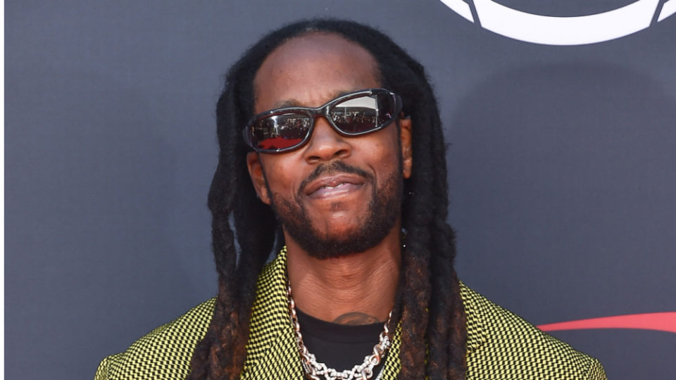 2 Chainz and Lil Wayne drop the music video for 'Oprah & Gayle' | 106.9 ...