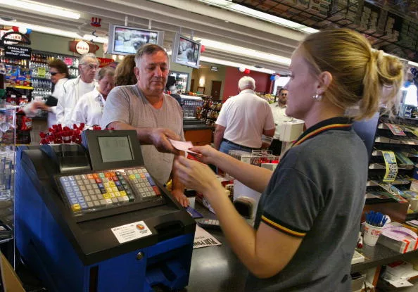 Powerball jackpot jumps to $1.23 billion after another drawing without ...