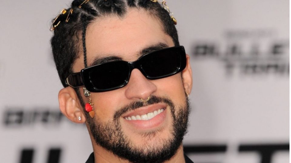 See Bad Bunny learn to dance Salsa in video for "Baile Inolvidable ...