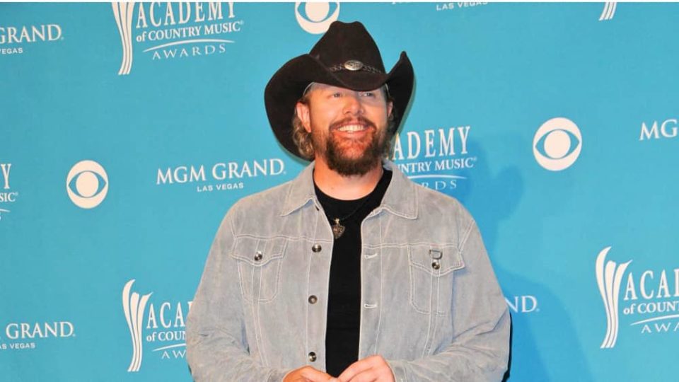 Toby Keith shares latest single 'Don't Let The Old Man In' | WDDD-FM