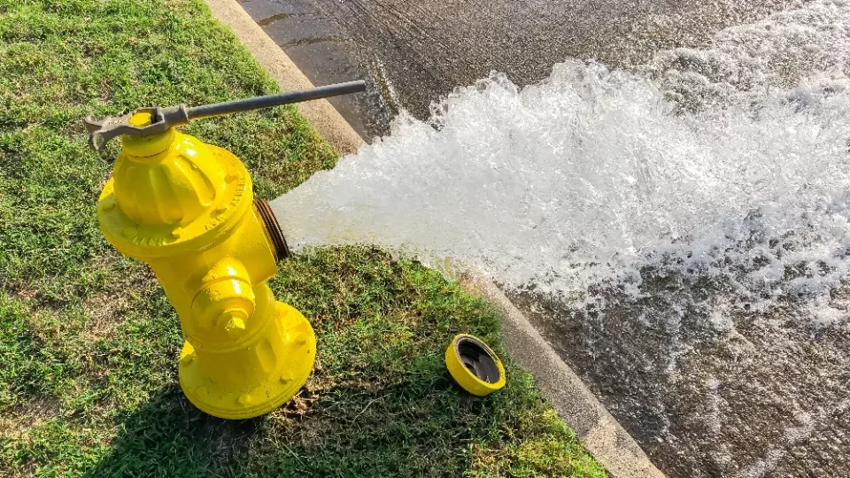 Fire Hydrant Flushing Begins Next Week in Carmi | WDDD-FM