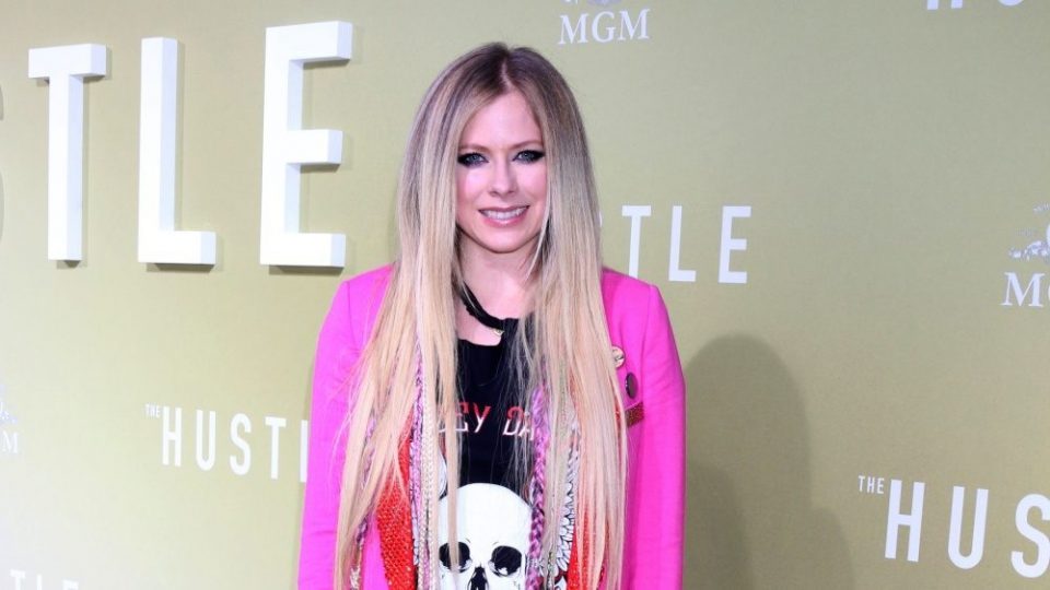Avril Lavigne shares the track "Young & Dumb" featuring Simple Plan ...