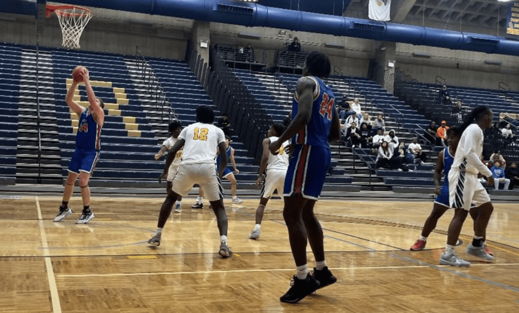 LLCC: Men's Basketball Fall to Rock Valley in Season Opener | Channel 1450