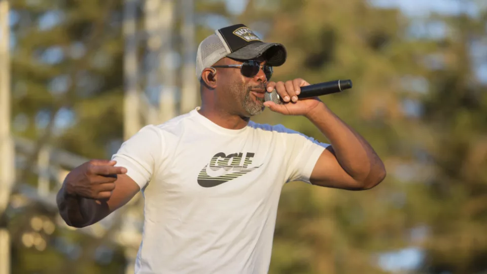 Darius Rucker to release vinyl edition of 'True Believers' | 100.7 KGMO