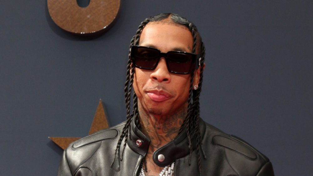 Lil Wayne joins Tyga for 'Pop It Off' video from new album 'NSFW' | 106.7 WZZL