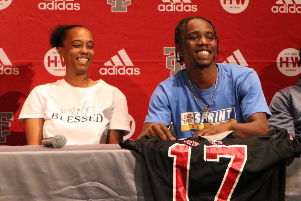 VIDEO – Preston Moore Signs to Play Sprint Football at Midway | Your ...