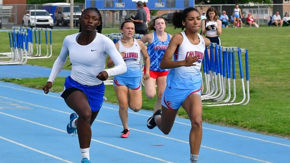 VIDEO – McKenzie Davis Sets a New Calloway 100-Meter School Record ...