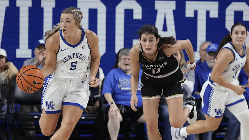 PHOTOS – Cassidy Rowe Provides Needed Spark for Slow Starting Cats ...