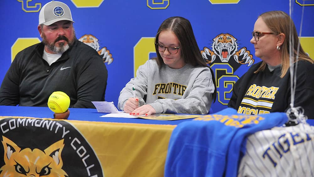 New Softball Frontier Awaits Harper Holeman (w/PHOTOS) | Your Sports ...