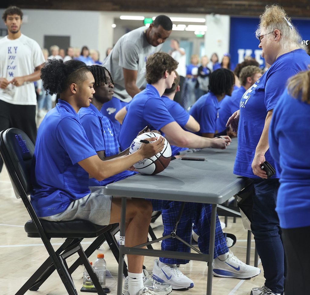 Photo Gallery – Hoops and Heels (by Vicky Graff) | Your Sports Edge 2021