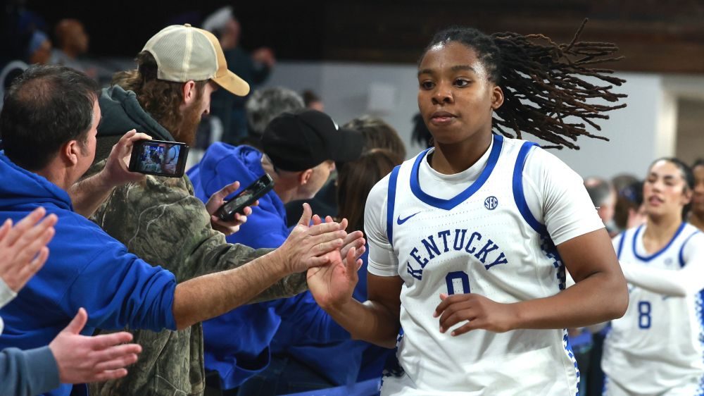 PHOTOS – Wildcats Hold Off Gators | Your Sports Edge 2021