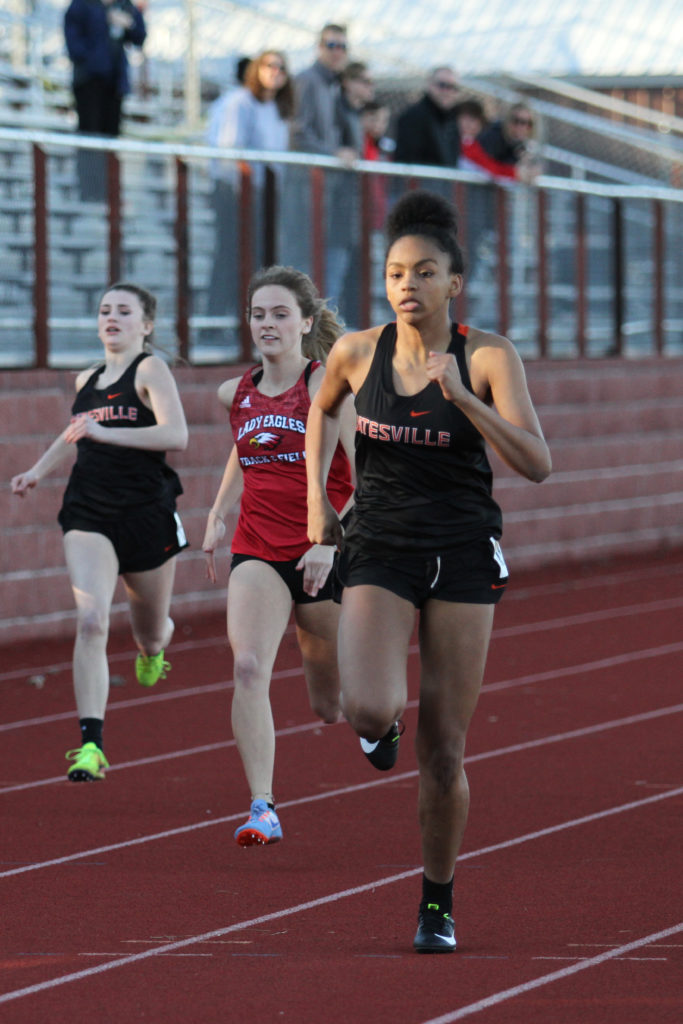 Pioneers have solid showing in Heber Springs relays | White River Now ...
