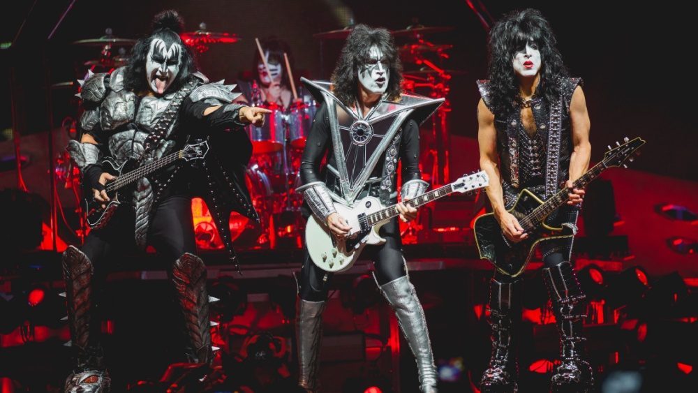 KISS returning to the stage at "KISS Kruise: Landlocked in Vegas' fan ...