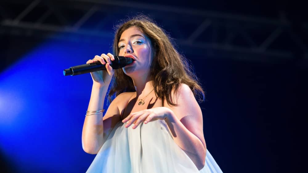 Lorde shares her latest video for "Fallen Fruit" | WWRX - Ledyard, CT