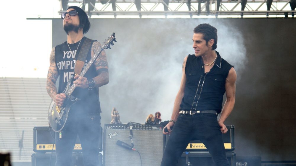 Jane's Addiction members file $10M lawsuit against frontman Perry ...